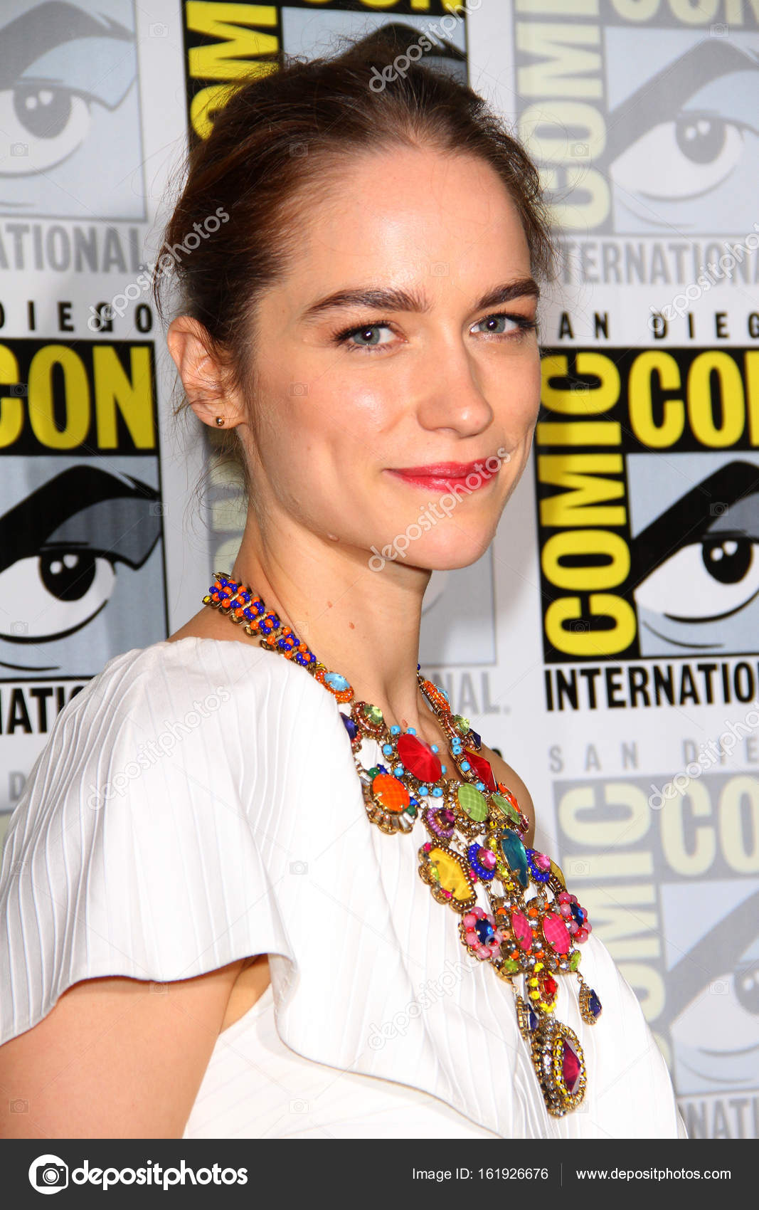 Melanie Scrofano's Instagram, Twitter & Facebook on IDCrawl