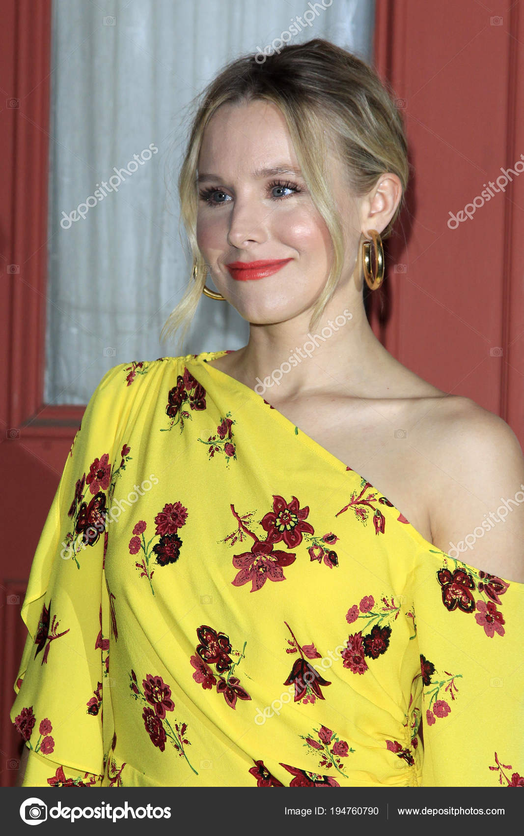 Actress Kristen Bell – Stock Editorial Photo © Jean_Nelson #194760790