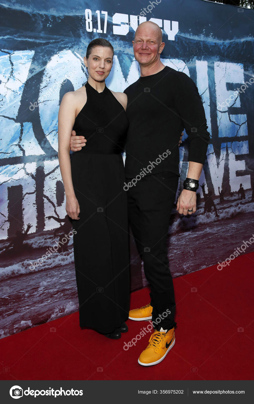 Los Angeles Aug Jenny Brezinski Derek Mears Zombie Tidal Wave — Stock ...