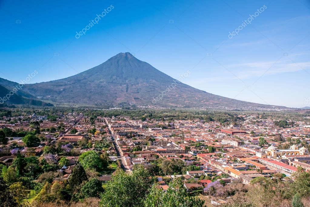 Cerro de la Cruz - Mirador desde la colina hasta la ciudad vieja ...