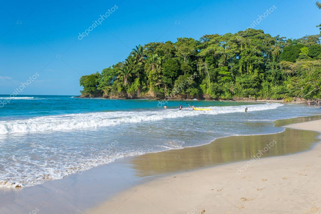 Playa de Punta Uva en Costa Rica con costa caribeña salvaje. 2022