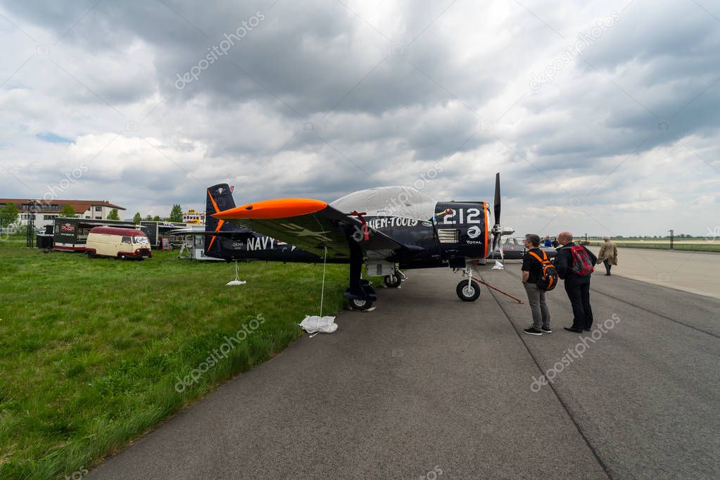 BERLÍN, ALEMANIA - 25 DE ABRIL DE 2018: Aviones de entrenamiento militar T-28B troyanos ...