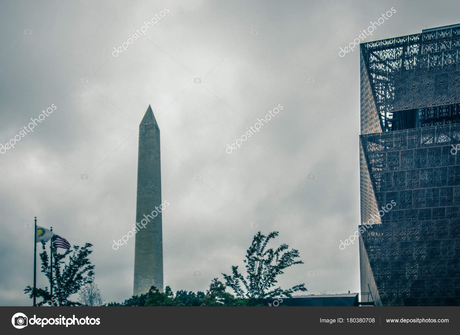Washington Monument Towers Washington Smithsonian Museum — Stock ...