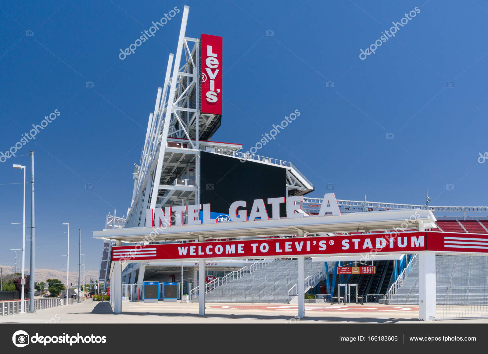 Levi's Stadium Exterior and Logo — Stock Editorial Photo © wolterke ...