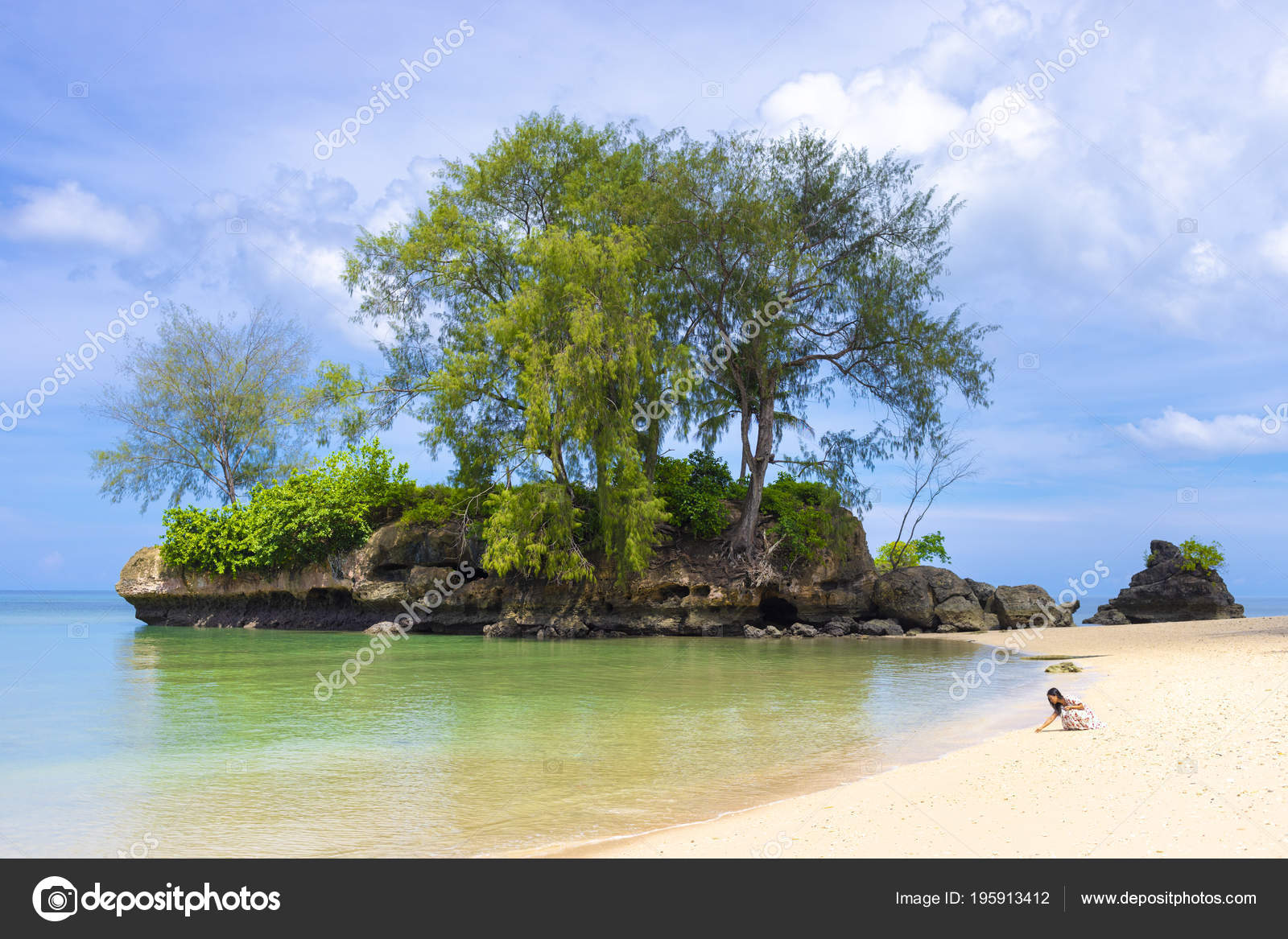 Beach in Aru island Indonesia — Stock Photo © smithore #195913412