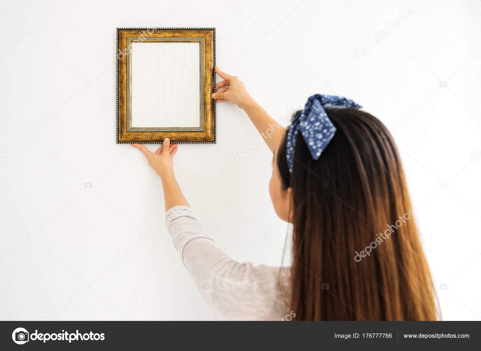 Attach photo frame at white wall — Stock Photo © blanscape #176777766