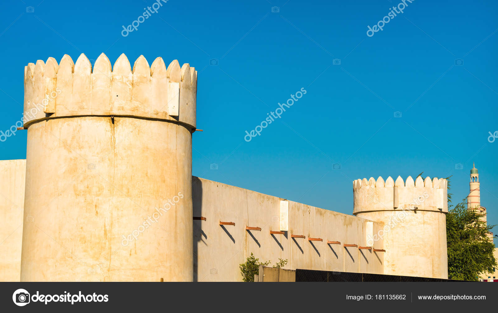 Al Koot Fort in Doha, the capital of Qatar — Stock Photo © Leonid ...