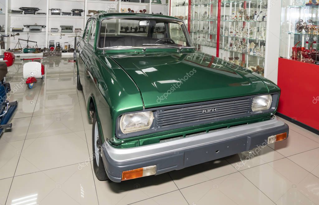 Coche AZLK 2140- en el Museo de la Leyenda de la URSS 2022