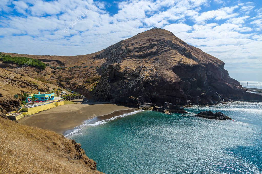 Playa tropical de Prainha en la costa de la isla de Madeira, Portugal 2023
