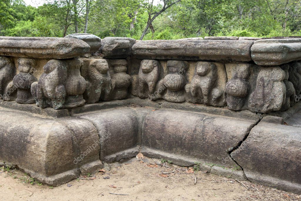 Los cimientos de Magul Maduwa donde la ceremonia de boda entre el rey ...