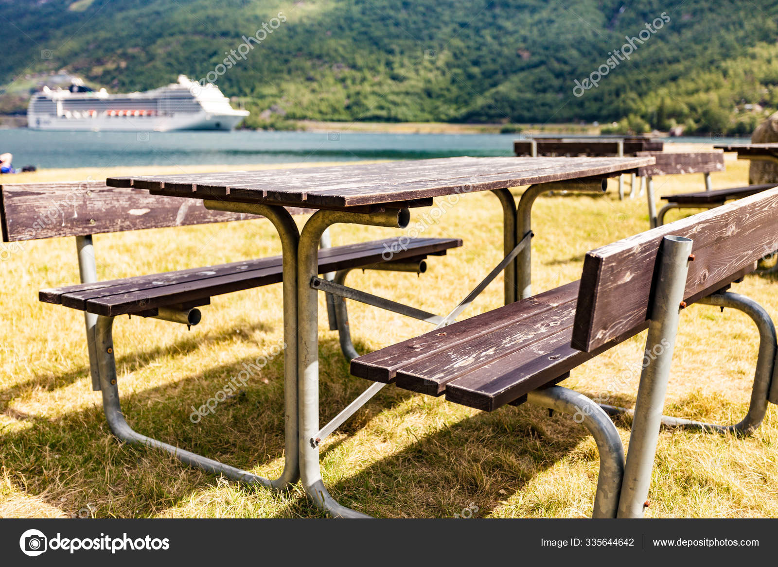 Rest area and cruise ship on fjord, Flam Norway — Stock Photo ...