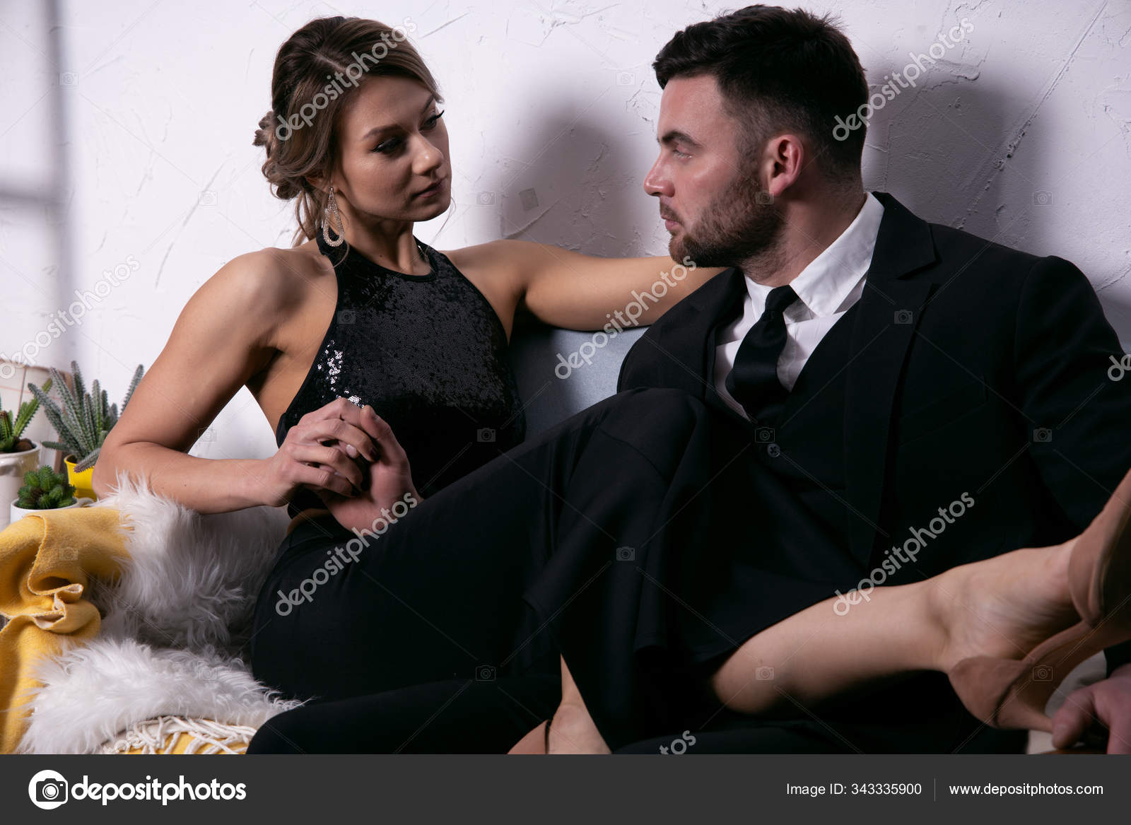 Sexy Girl Put Her Feet Her Elegant Man's Lap Sitting — Stock Photo ...