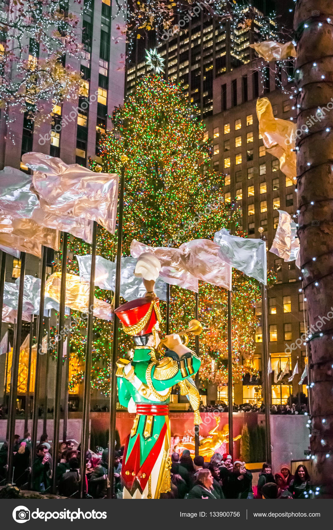 Toy Soldier and Tree – Stock Editorial Photo © andykazie #133900756