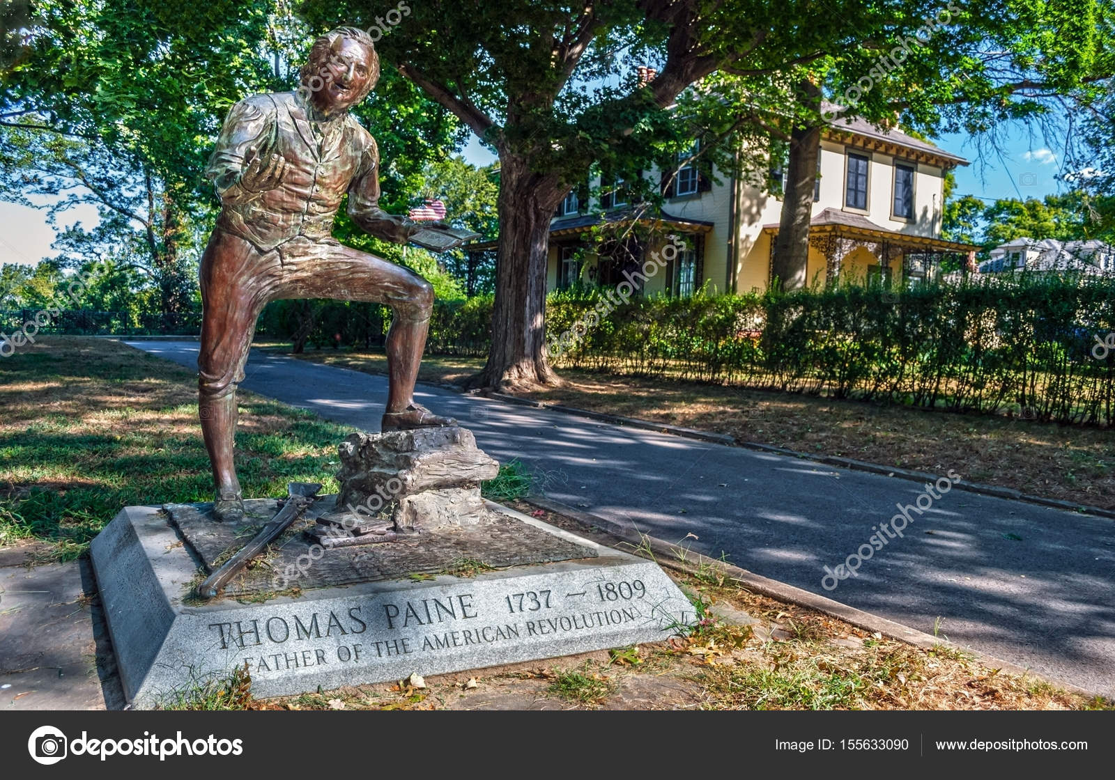 Thomas Paine Statue