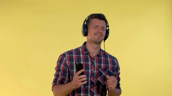 Dack blake shooting hello neighbor with a shotgun Stockfotografier ...