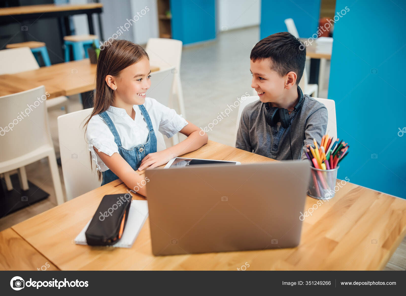 Kids Surfing The Web