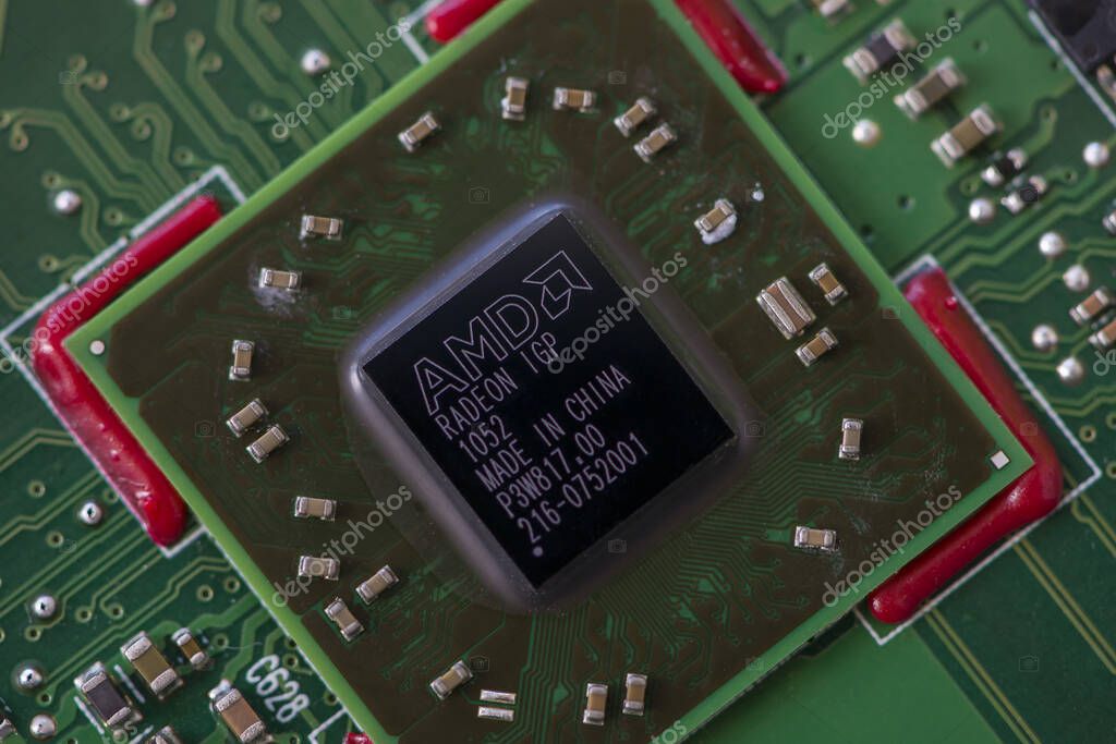 TIMISOARA, ROMANIA - NOVEMBRE 10, 2019: Cerca de un Radeon de Movilidad ...