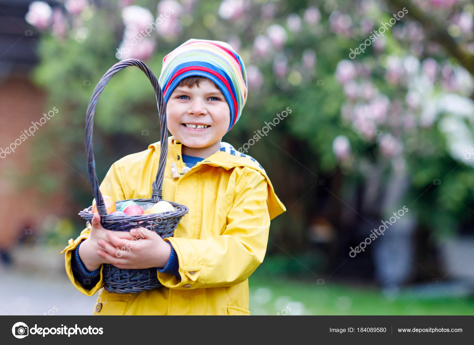 Cute adorable little kid boy making an egg hunt on Easter. — Stock ...