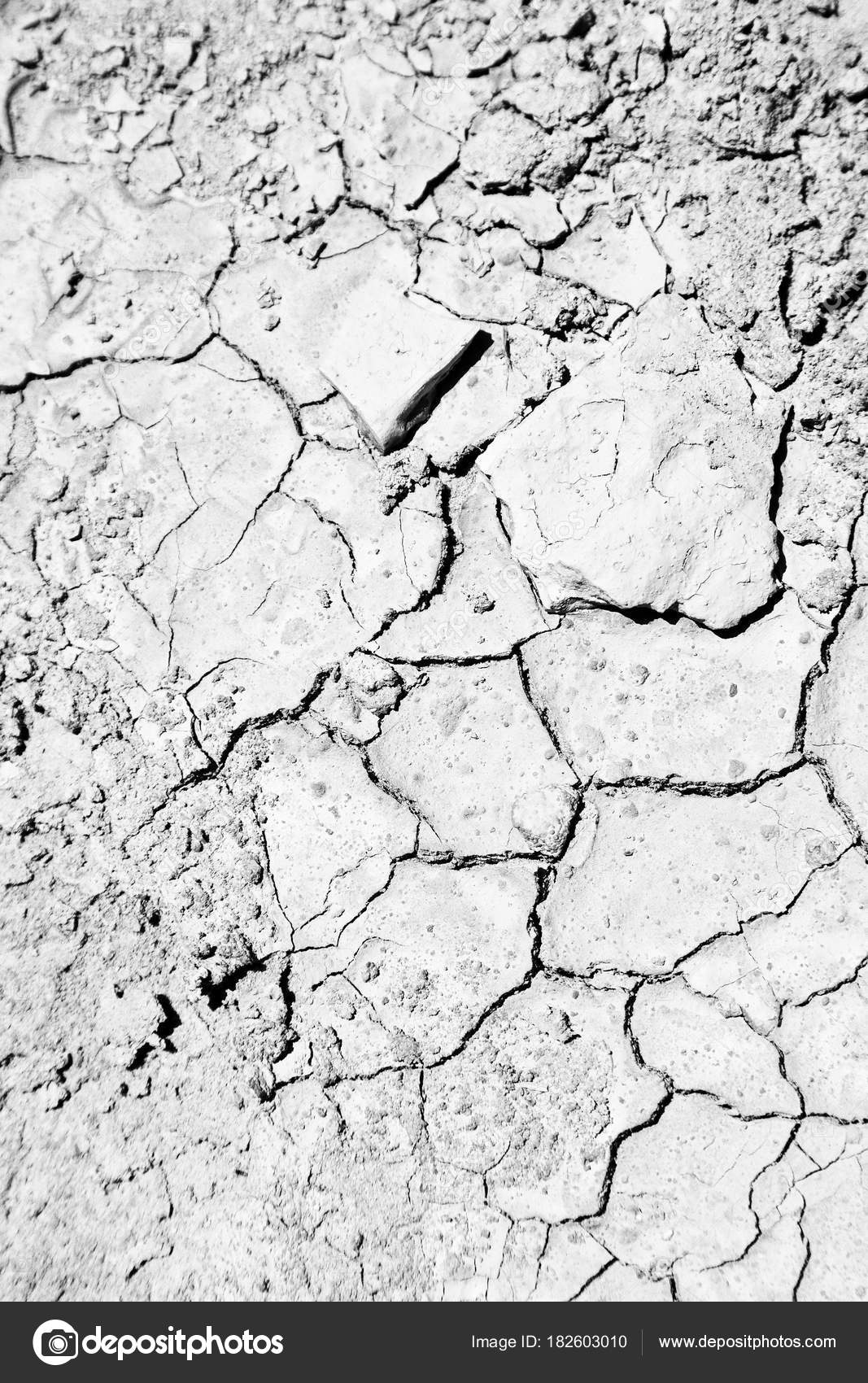 Desert Dry Ground Background Texture Stock Photo by ©lkpro 182603010