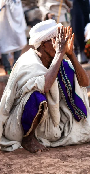 Africain en prière images libres de droit, photos de Africain en prière ...