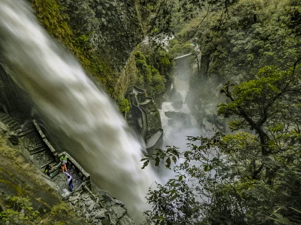 La cascade de coca Stockfotografier, royaltyfria La cascade de coca ...