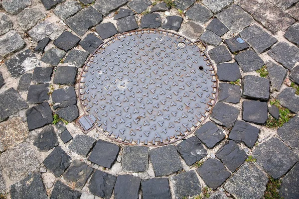 Manhole shape Stock Photos, Royalty Free Manhole shape Images ...