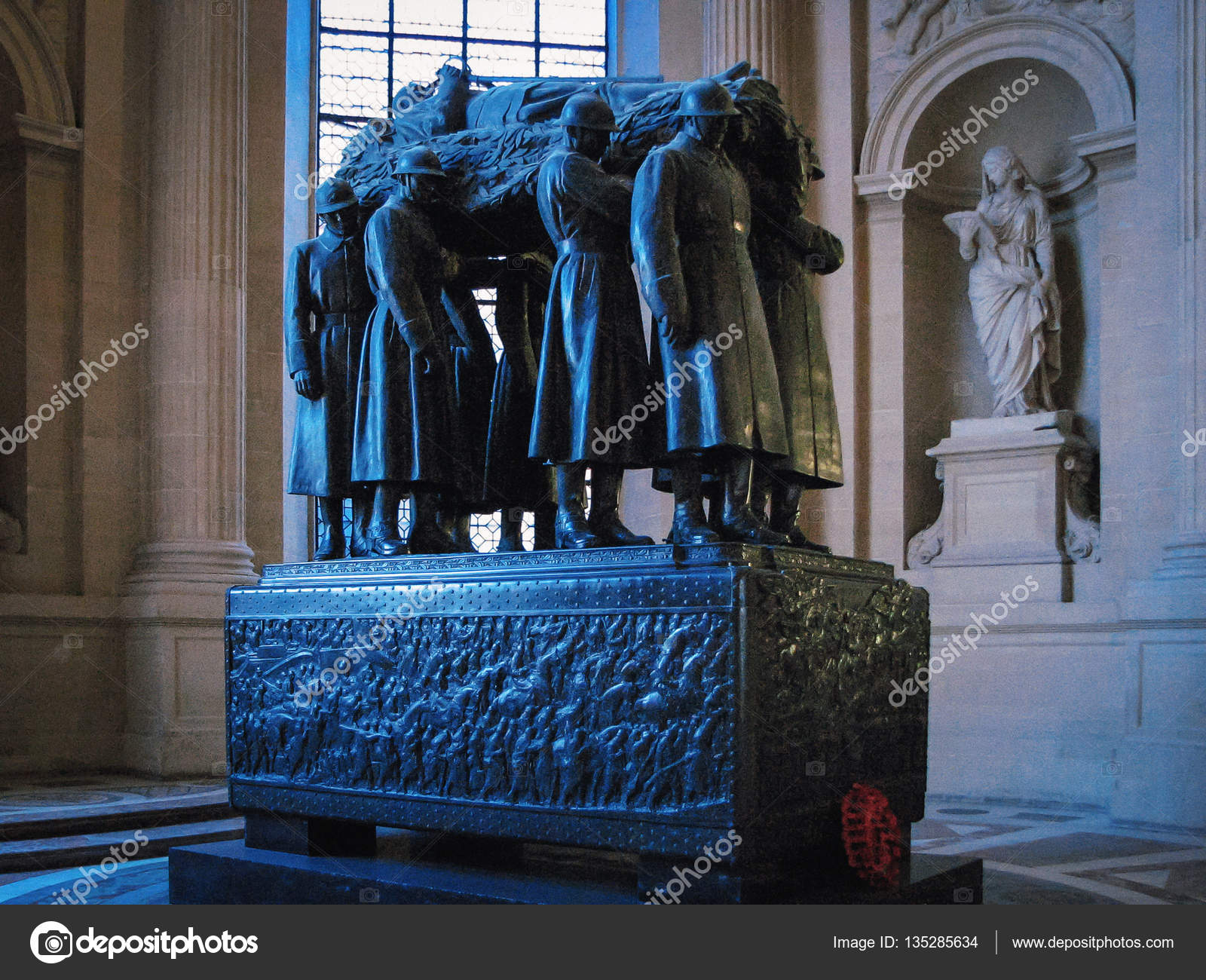Sculpture in the Les Invalides building with the tomb of Napoleo ...