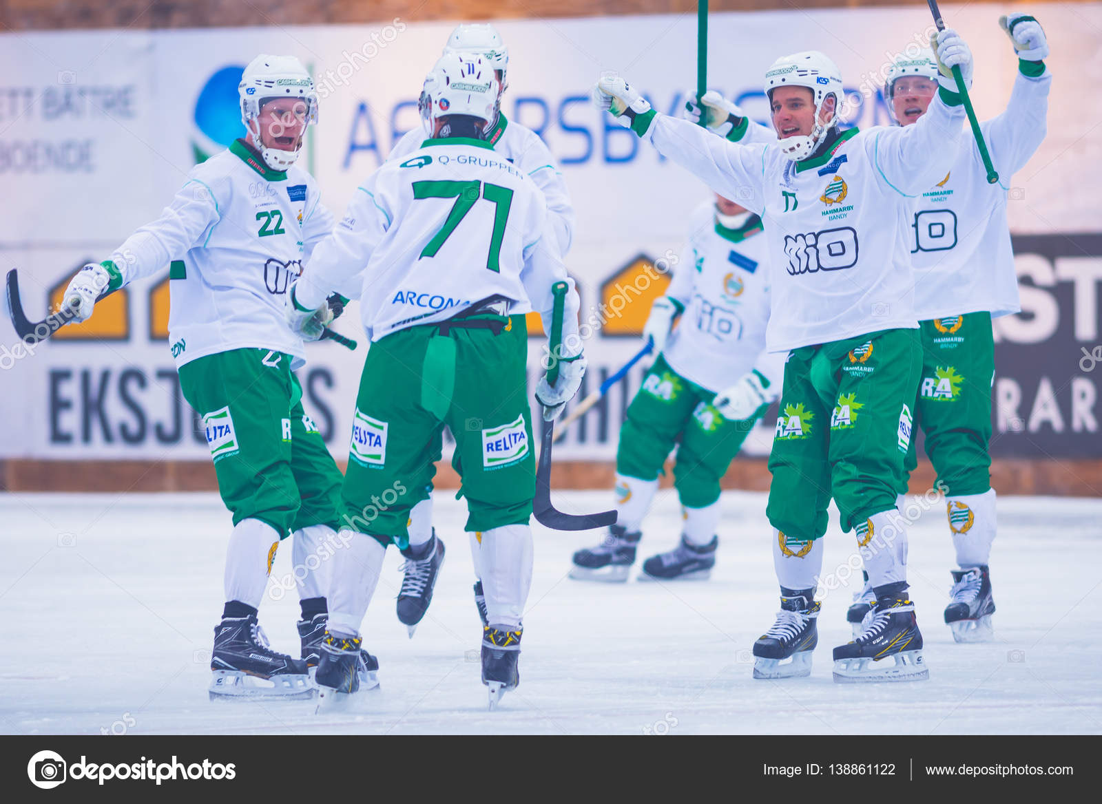 Hammarby anota en el partido entre Hammarby y Bollnas — Foto editorial de stock © steho #138861122