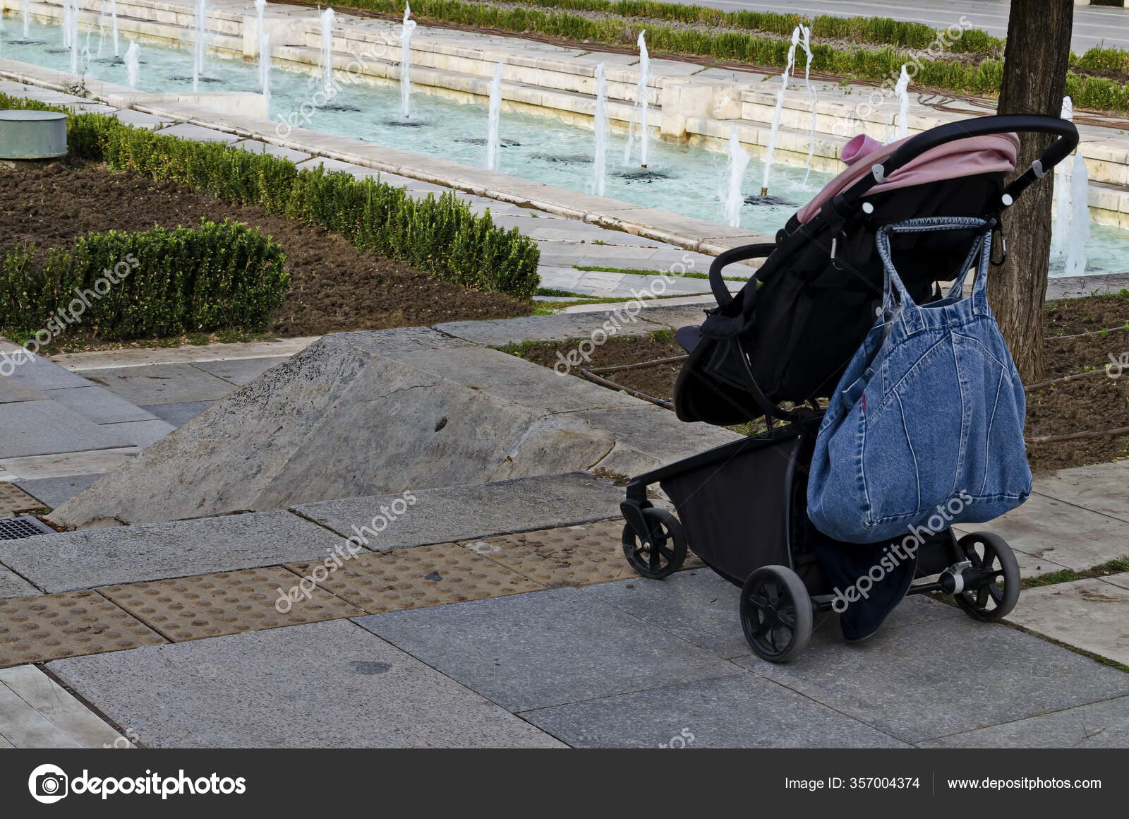 Photo Stroller Water Fountains Front National Palace Culture Suitable ...