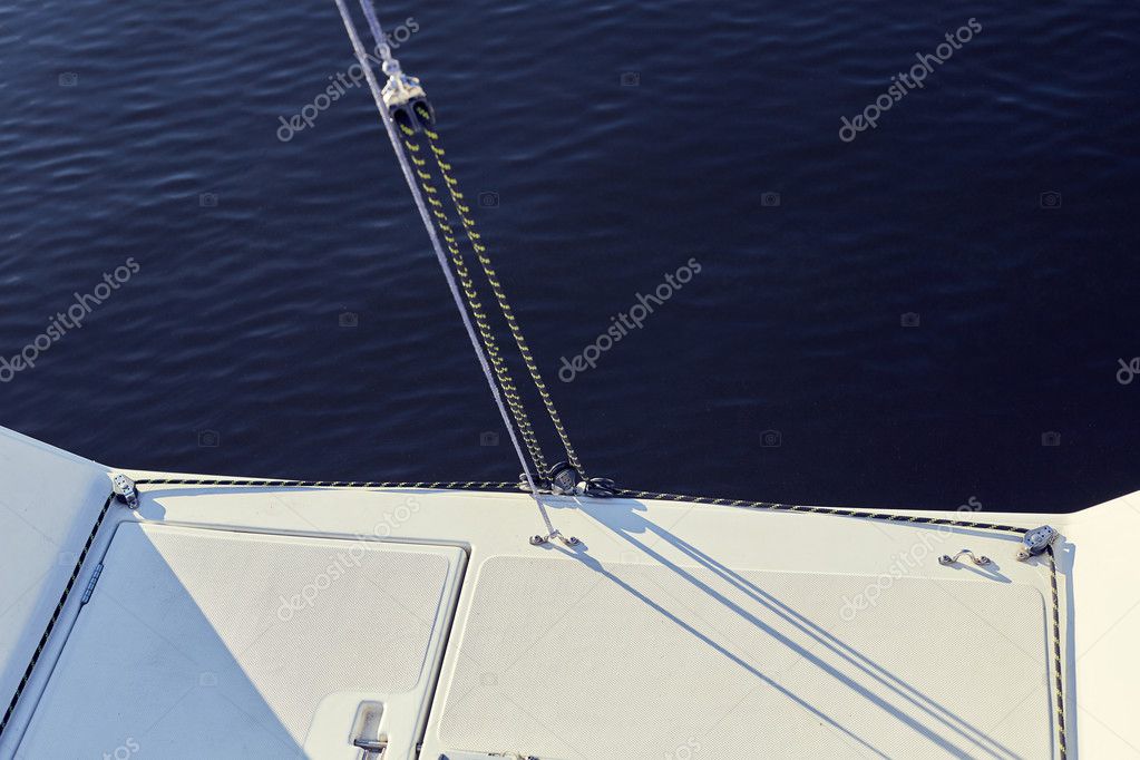 Permanent backstay is attached to the top of the mast. — Stock Photo ...