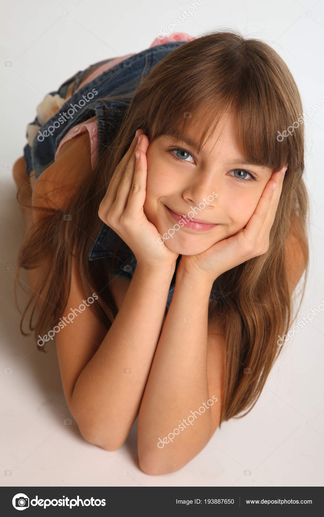 Portrait Beautiful Girl Denim Shorts Resting Floor Pretty Attractive