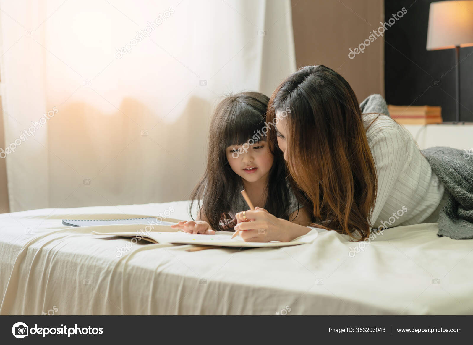 Beautiful Asian Single Mom Cute Daughter Happiness Moment Time Teach ...