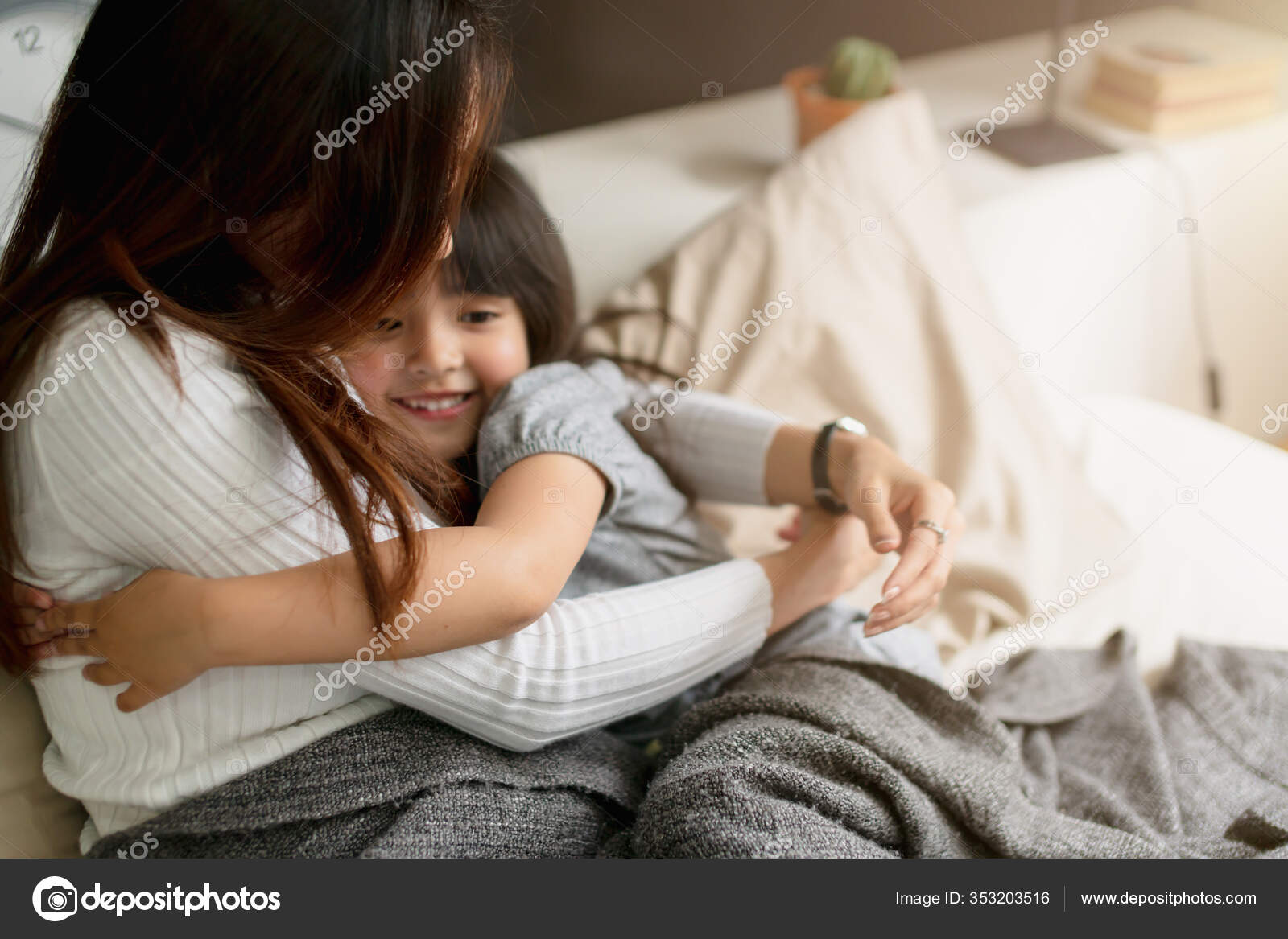 Beautiful Single Mom Daughter Girl Kid Hug Together Love Care Stock ...