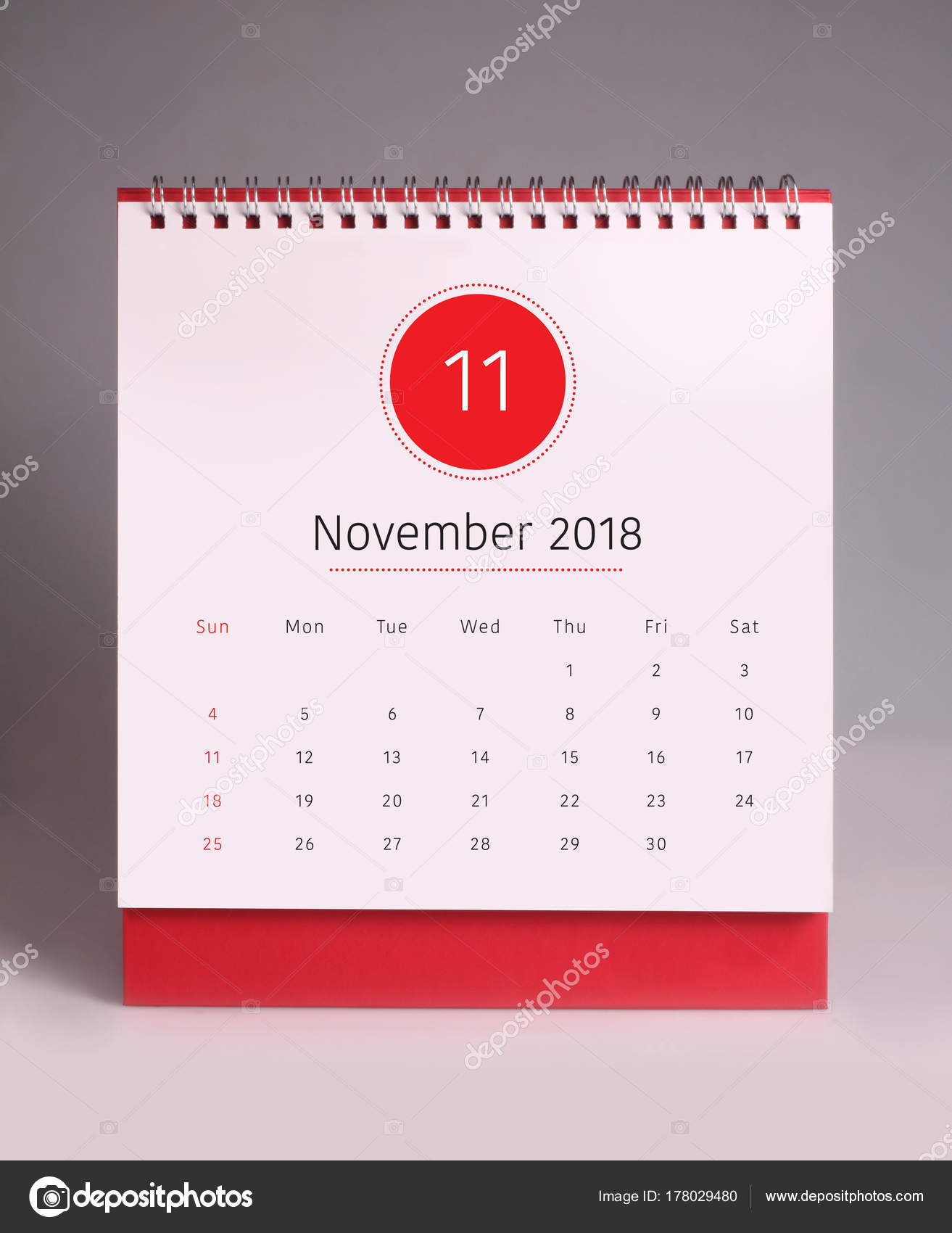 Simple desk calendar 2018 - November — Stock Photo © dolphfynlow #178029480