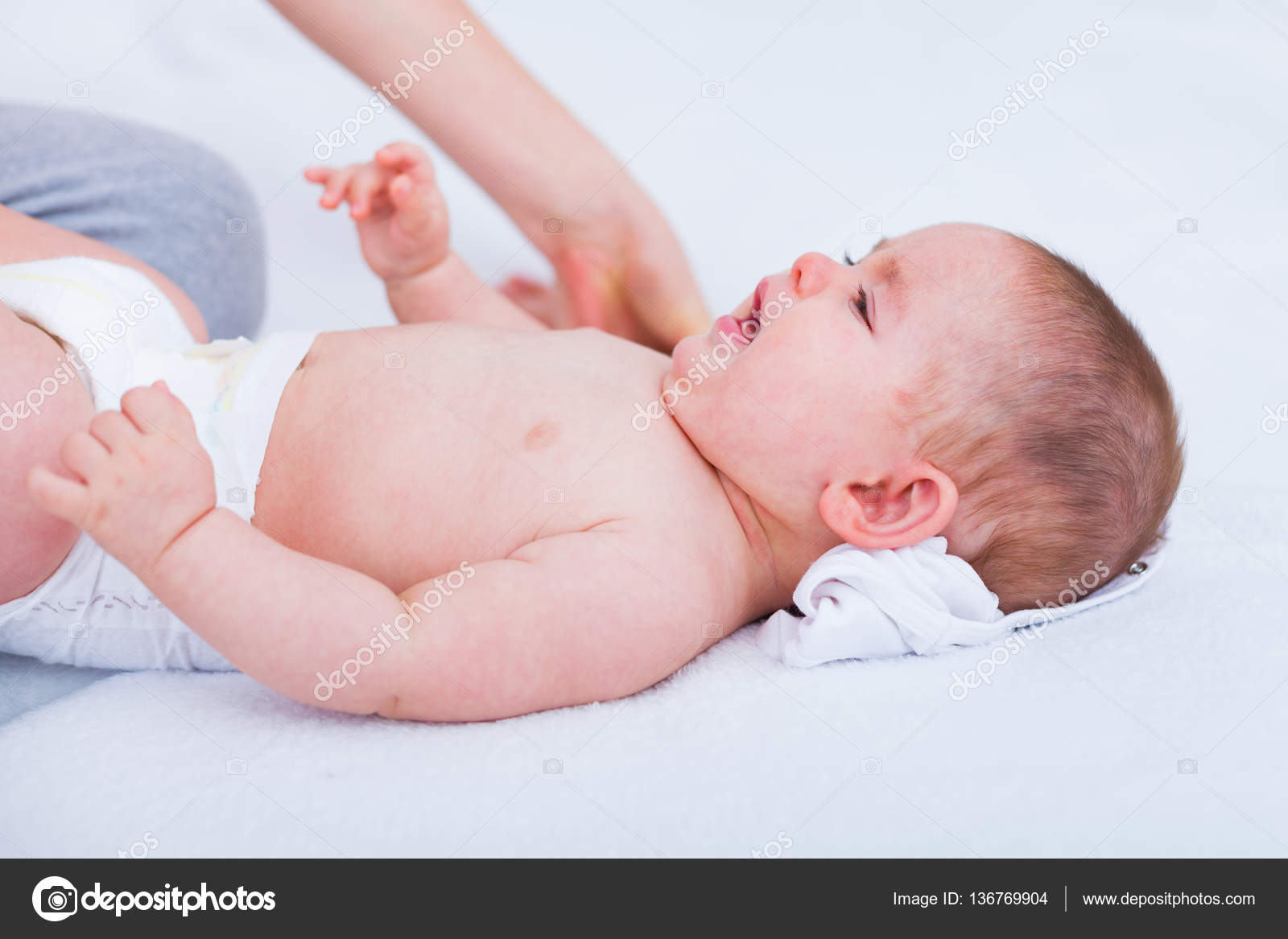 Scared baby crying — Stock Photo © Lighthunter #136769904
