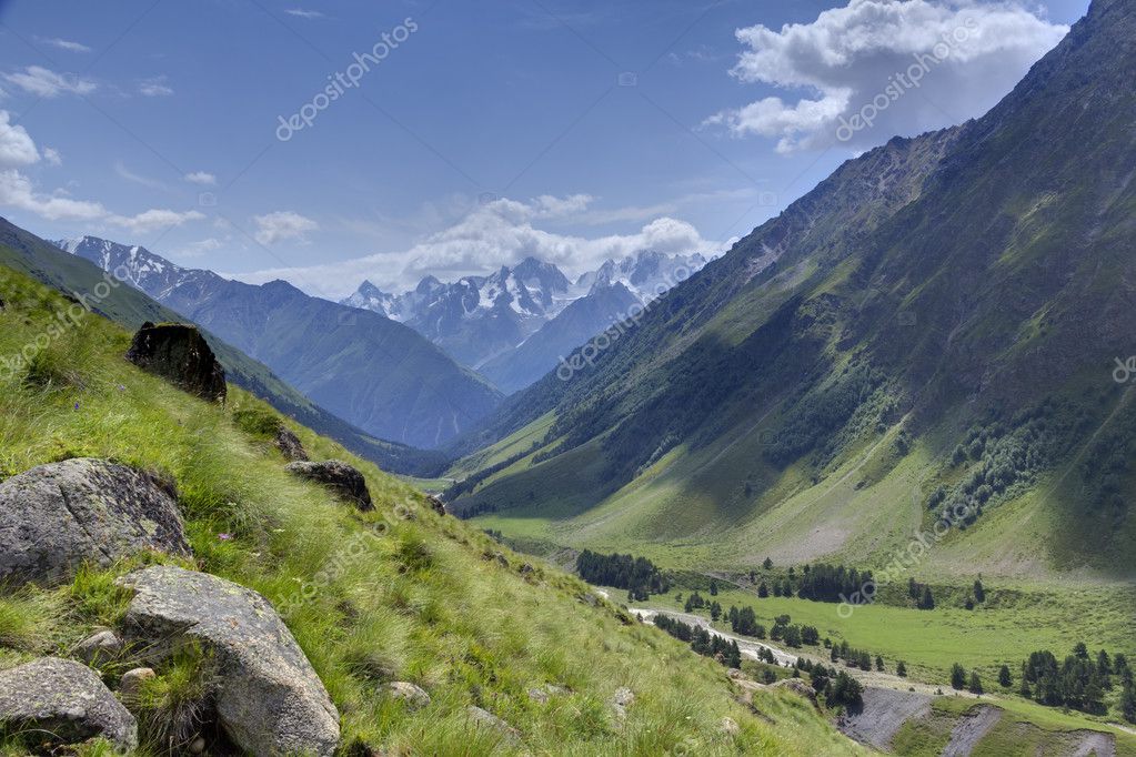 Paysage du Caucase » Vacances - Arts- Guides Voyages