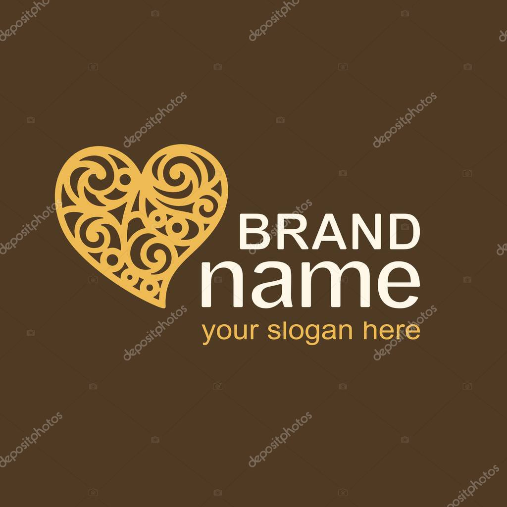 Logo corazón de encaje con patrón tallado adornado. Símbolo de calado ...