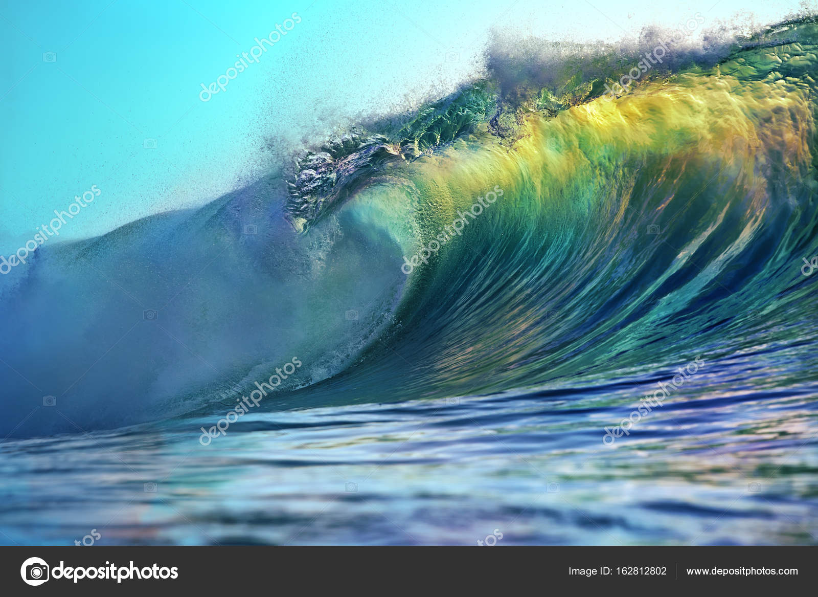 Ocean Wave. Tropical sea water. Surfing swell with nobody — Stock Photo ...