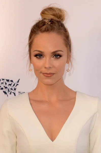 Actress Laura Vandervoort – Stock Editorial Photo © Jean_Nelson #108885340