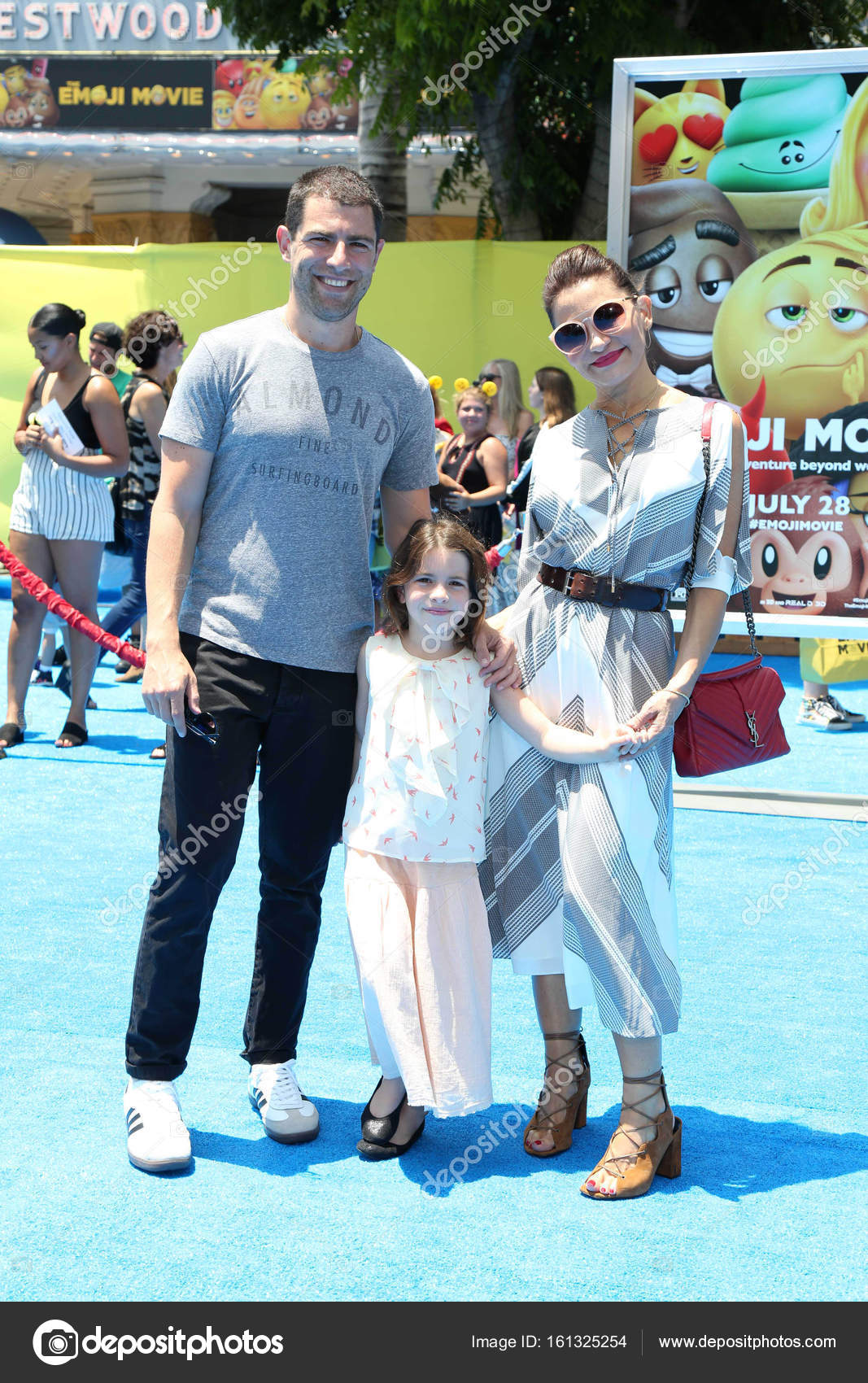 Max Greenfield Girlfriend