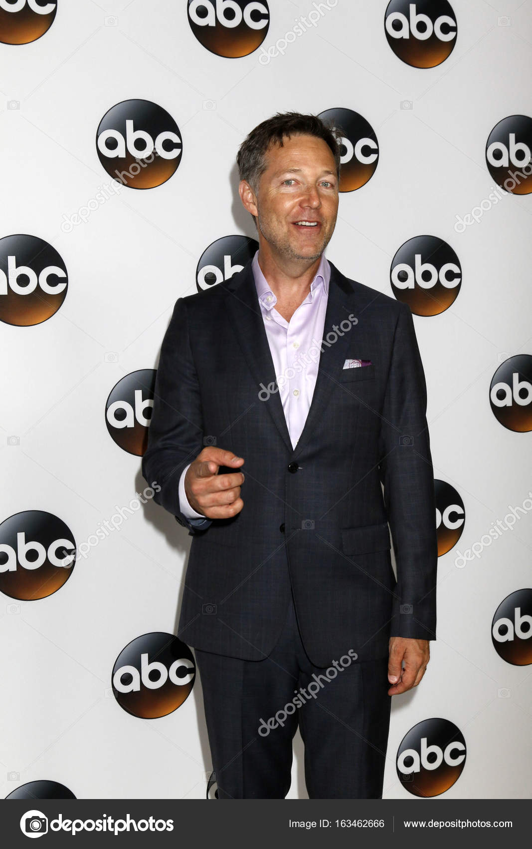 Actor George Newbern – Stock Editorial Photo © s_bukley #163462666