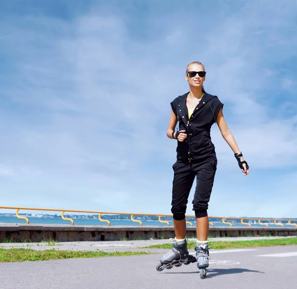 Rollerblading woman Stock Photos, Royalty Free Rollerblading woman ...
