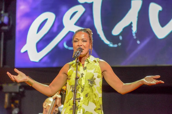 Lisa simone Stock Photos, Royalty Free Lisa simone Images | Depositphotos