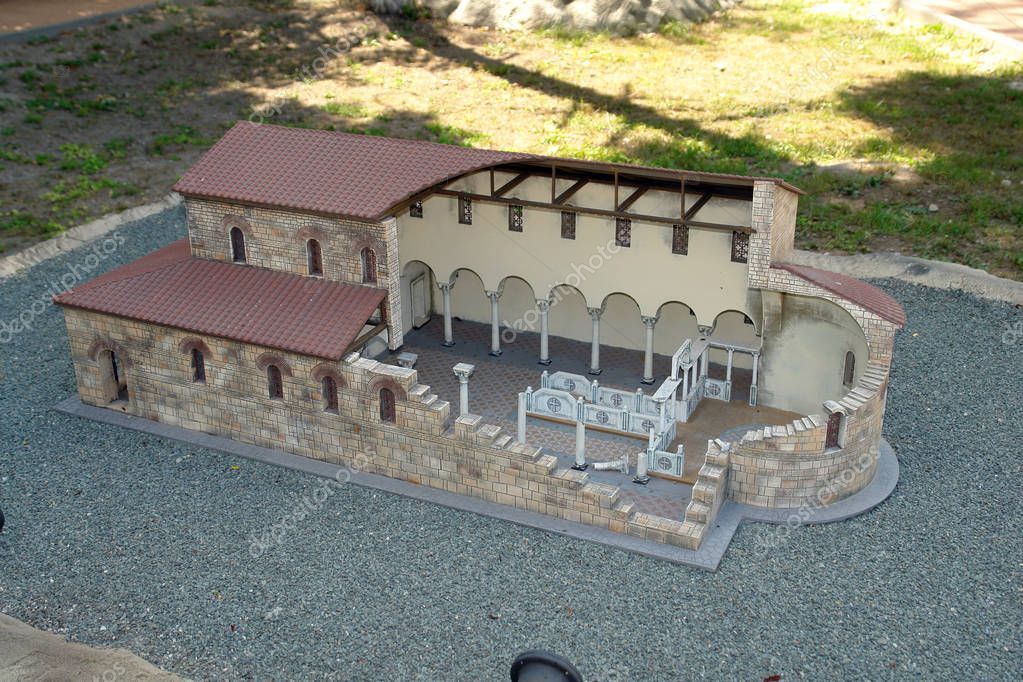 Bas lica de 1935 (renovaci n) 2024