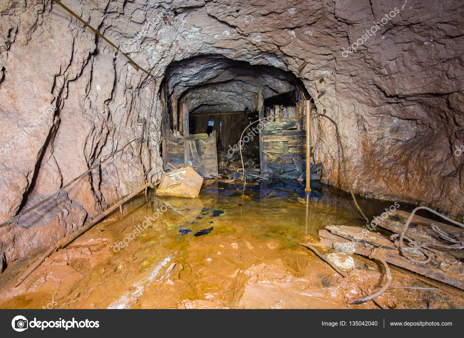 Underground Gold Mine Shaft Tunnel Drift — Stock Photo © mishainik ...