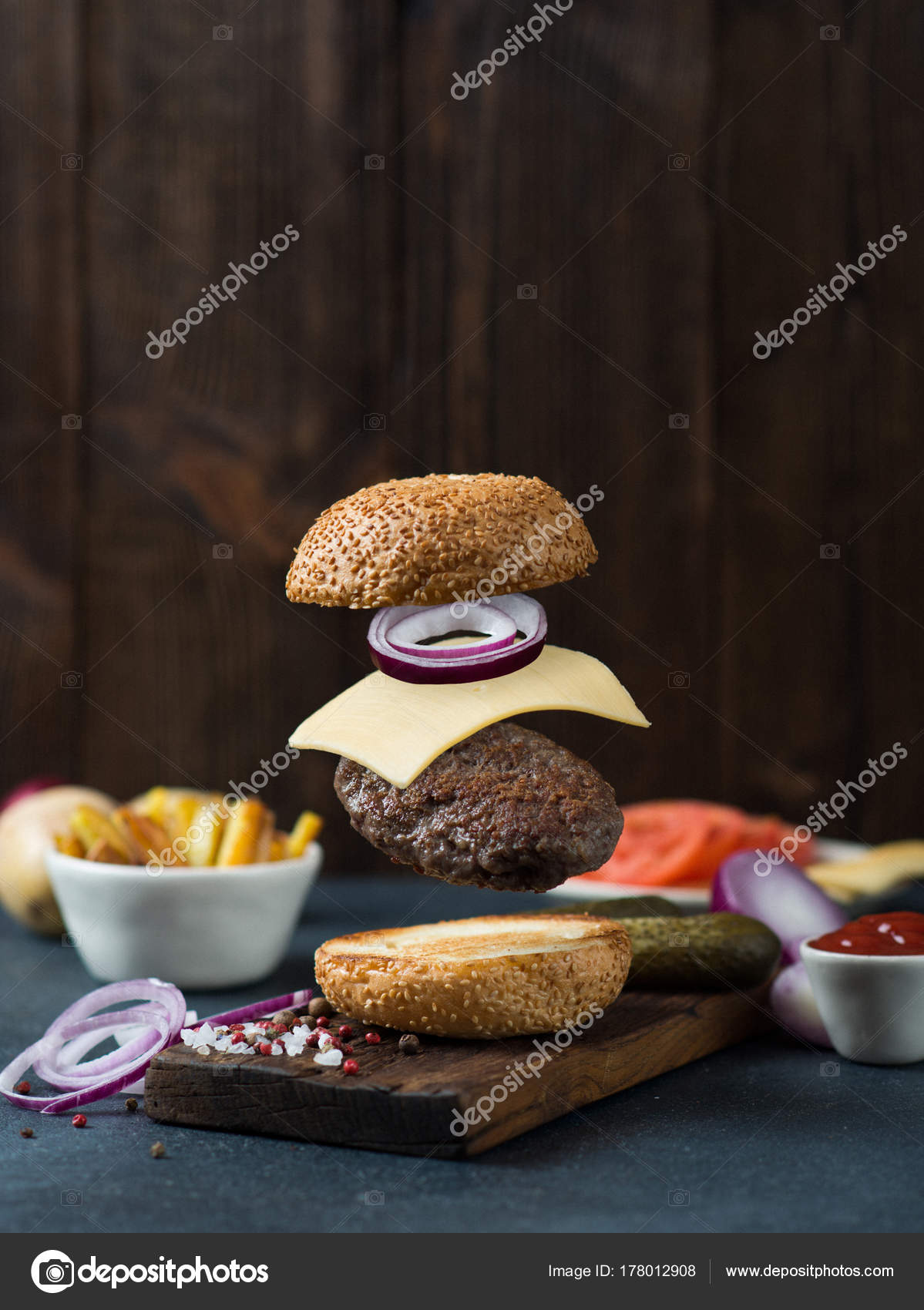 Floating burger Stock Photo by ©Dragonfly666 178012908