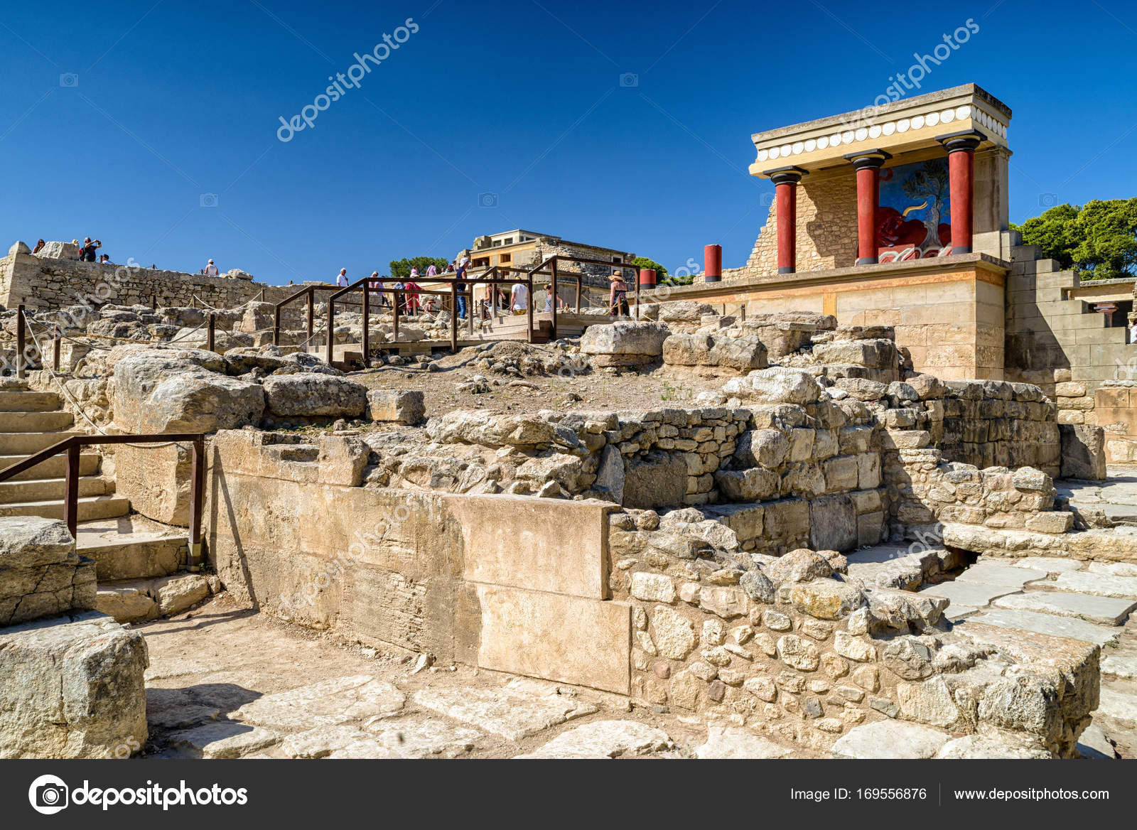 Knossos palace, Crete - Greece – Stock Editorial Photo © jarino #169556876