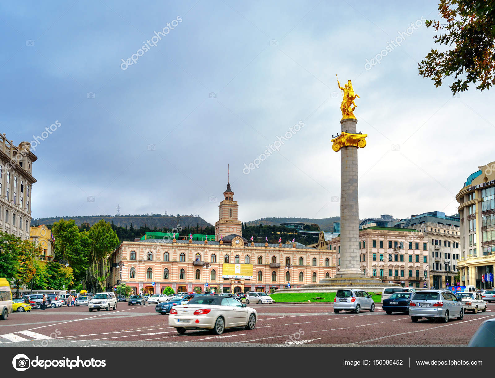 Freedom square with Monument of St. George in Tbilisi, Georgia – Stock ...