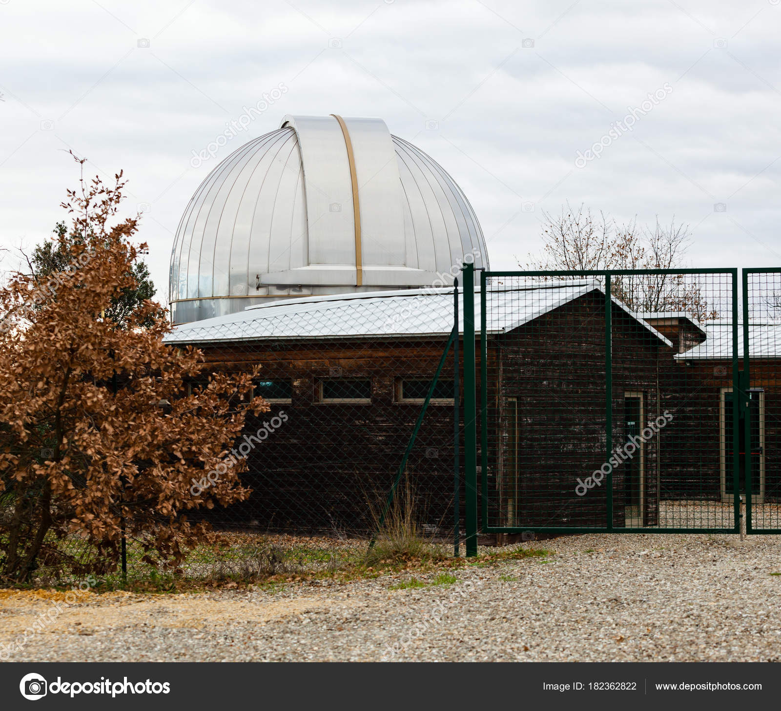 Multifunctional astronomical observatory of Chianti. – Stock Editorial ...