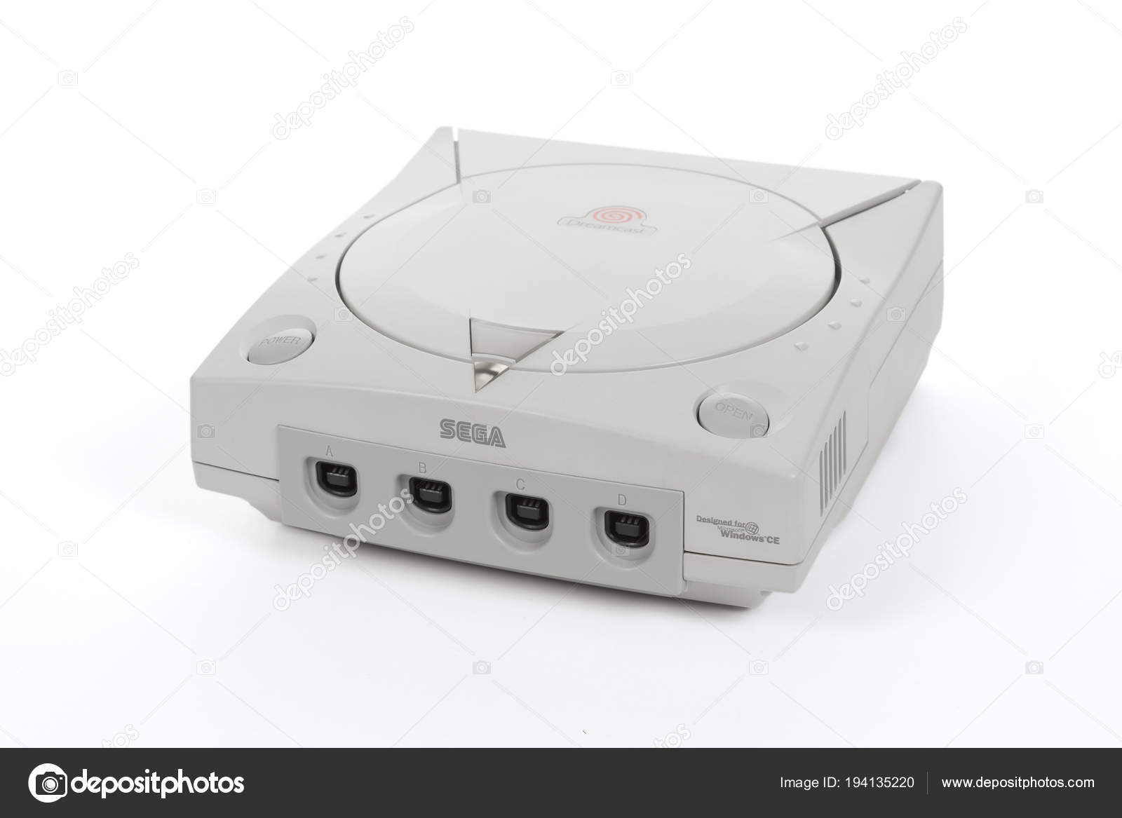 The Sega Dreamcast System — Stock Editorial Photo © robtek #194135220